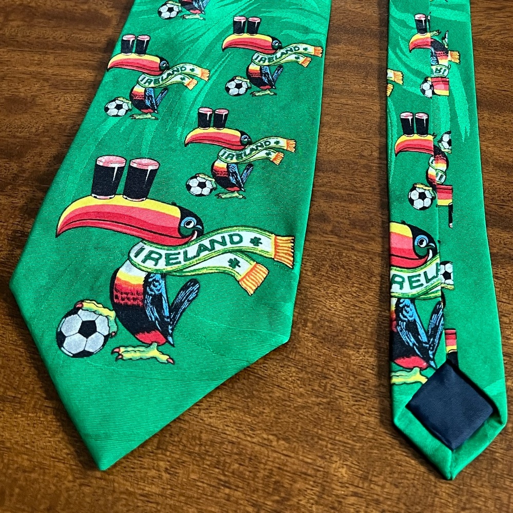 Victory Brand Necktie With Guinness Toucan Playing So… - Gem